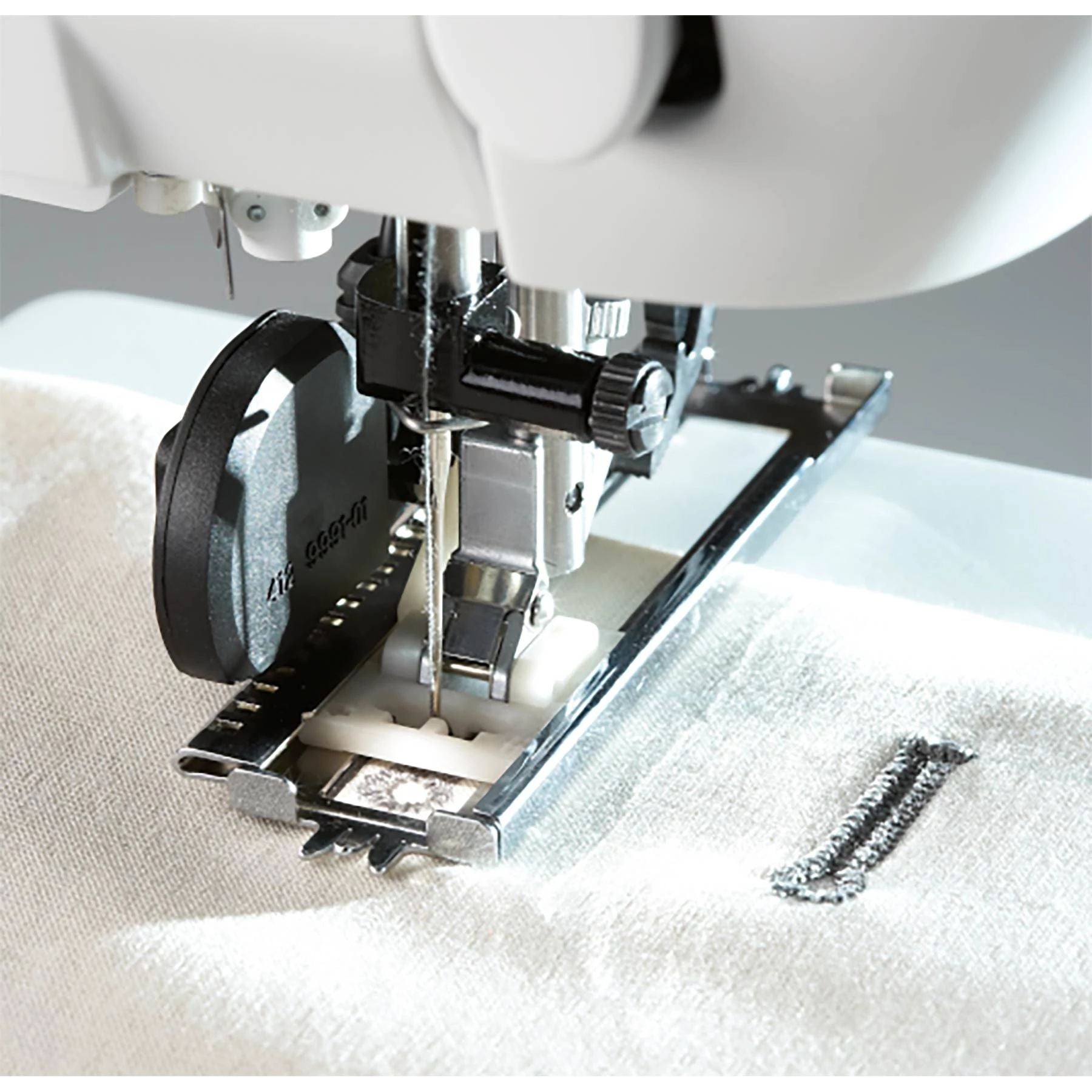 PFAFF® Buttonhole Foot (J) | SINGER®